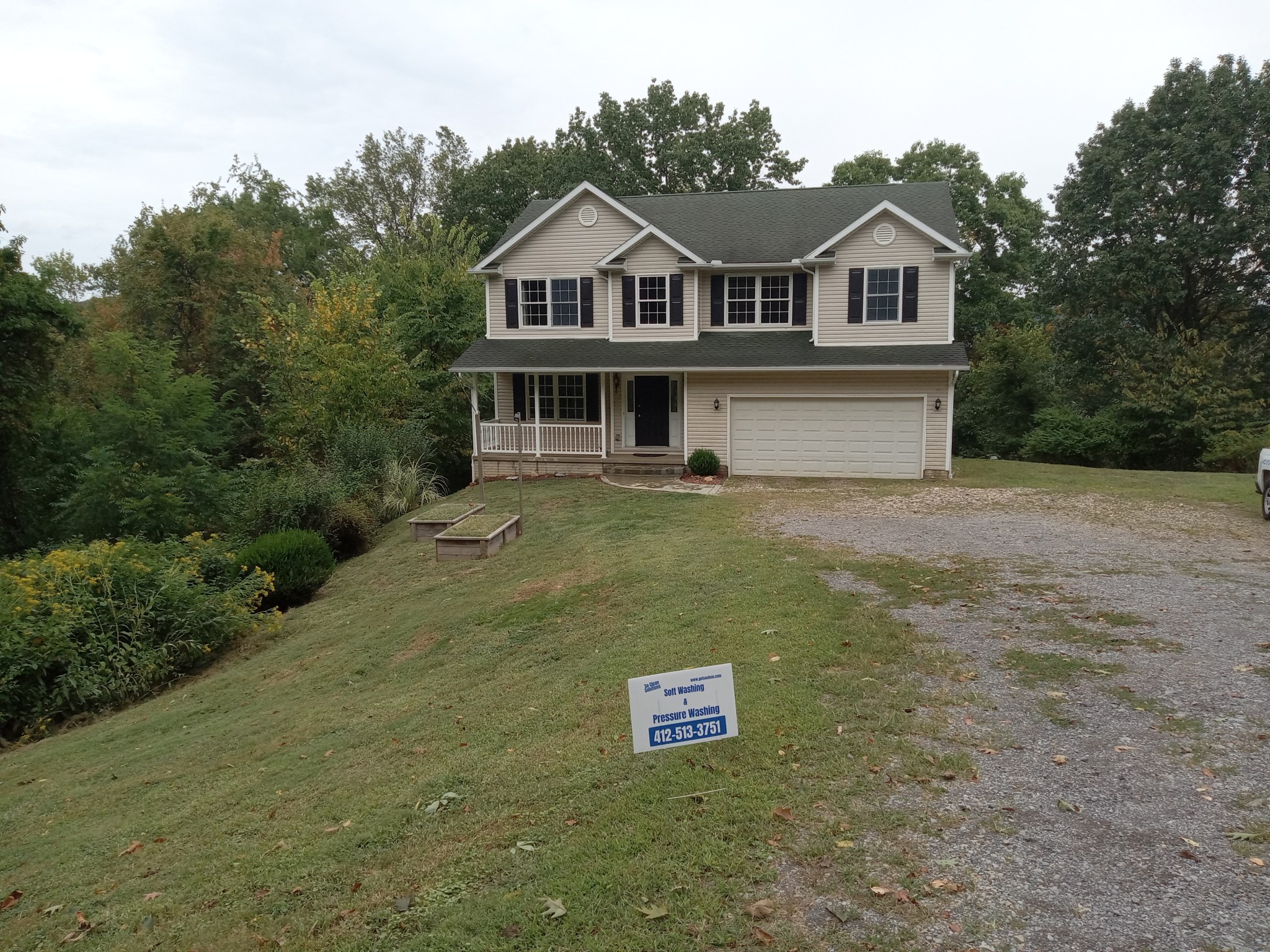 The Ultimate Guide to Soft Washing Siding Safely – So Clean Solutions